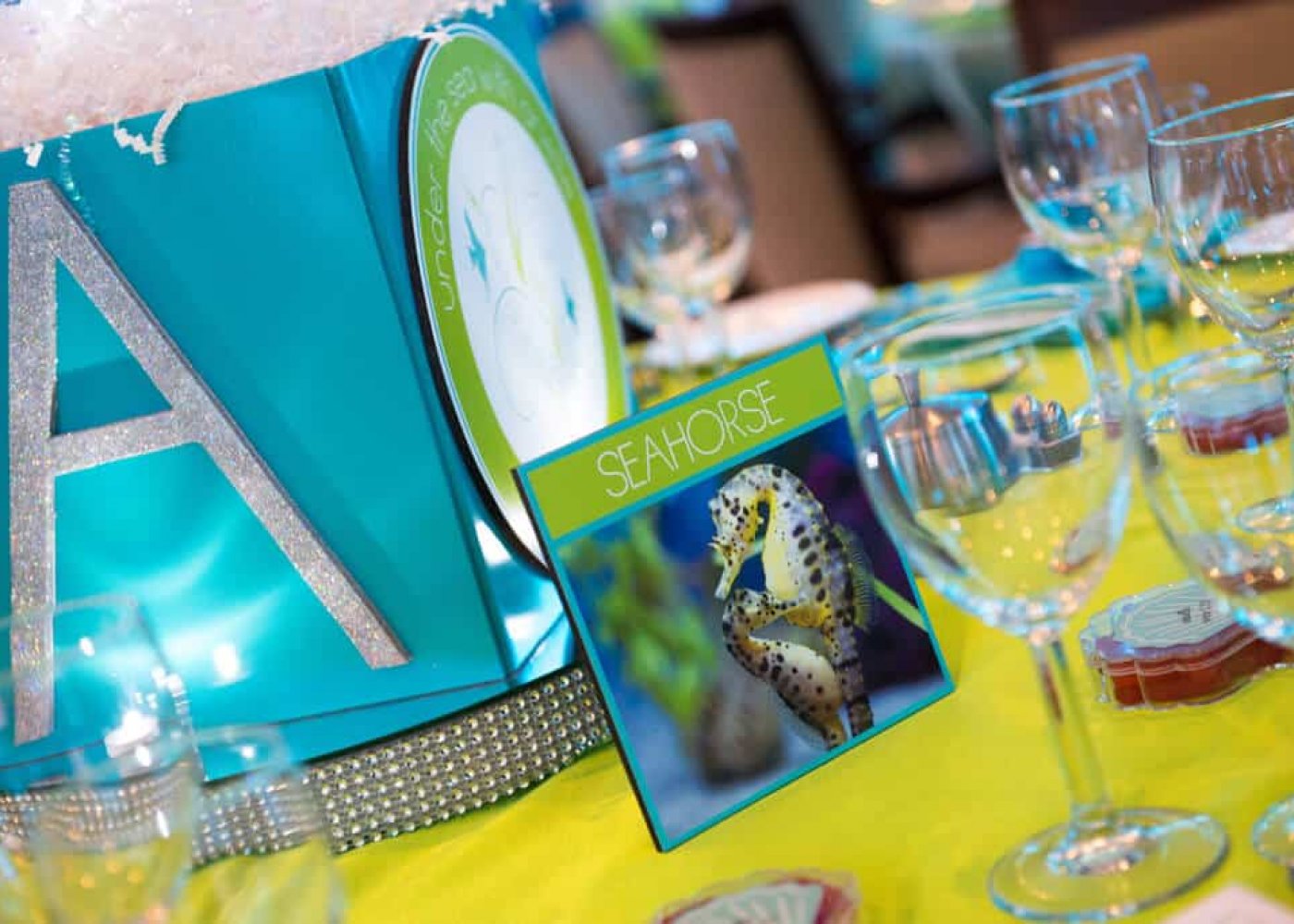 Custom Decor SHIPPED Right to your Door! · Balloon Artistry